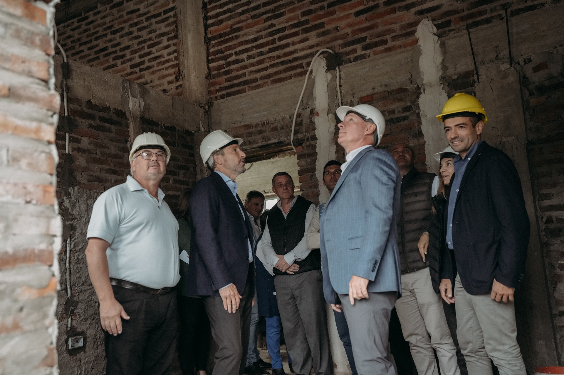 Frigerio recorrió la obra de ampliación del Centro de Salud Pancho ...